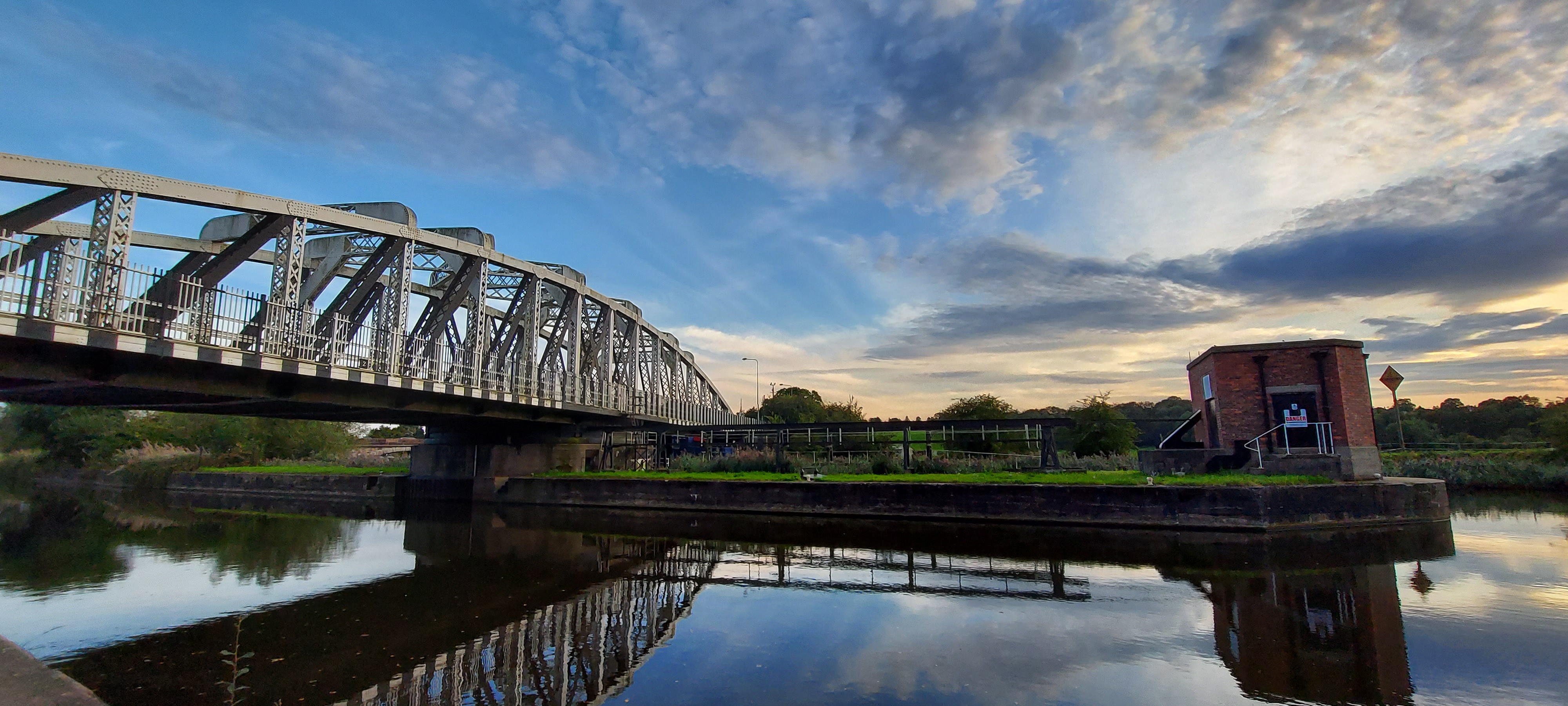 Discover the River Weaver Navigation